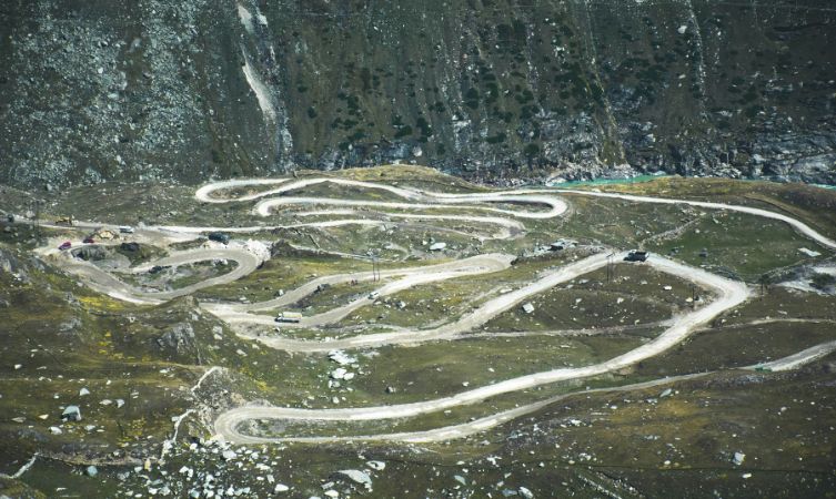 Spiti Valley Travel Guide: Routes, Attractions & Tips