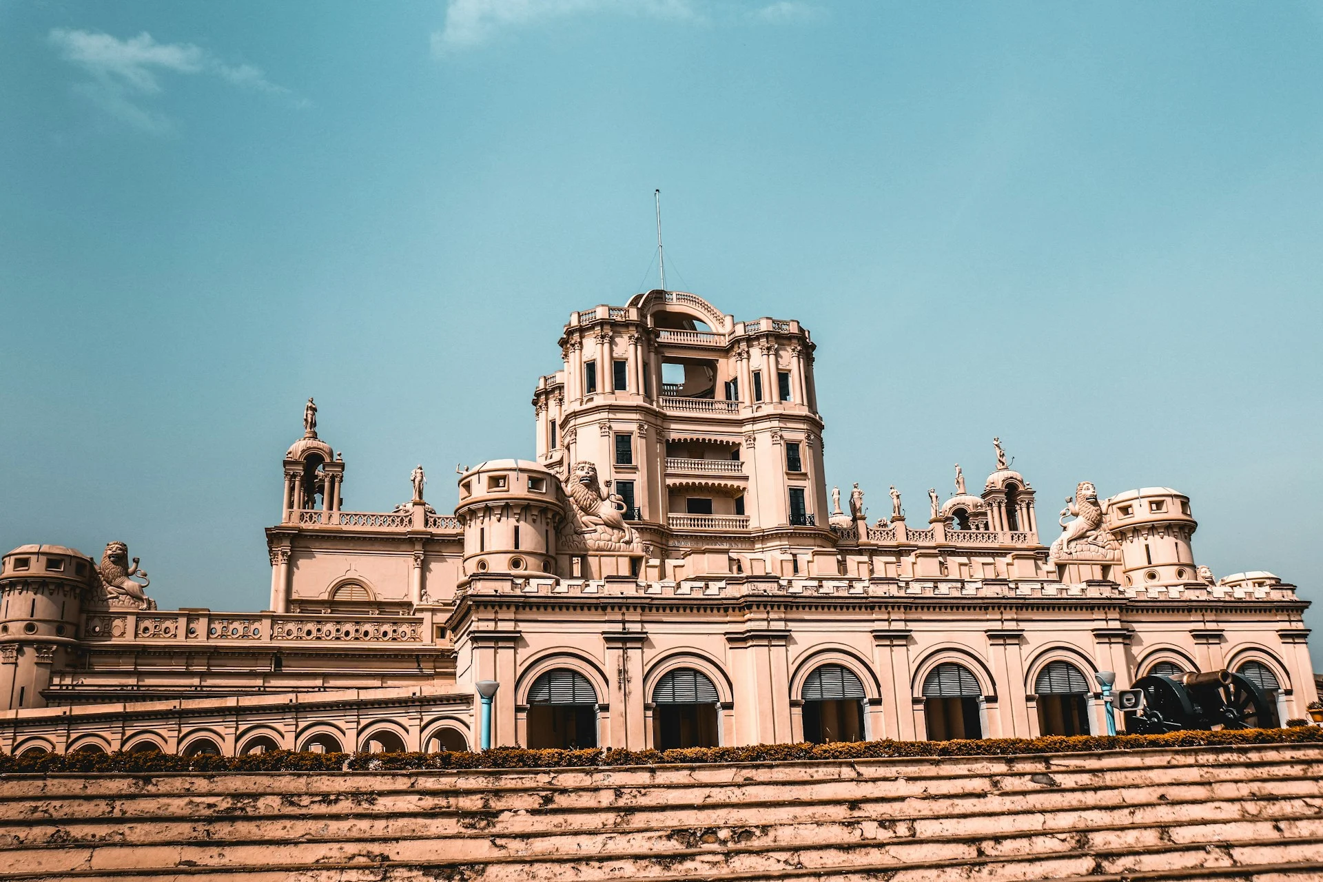 Best Places to See in Lucknow: Explore Top Attractions